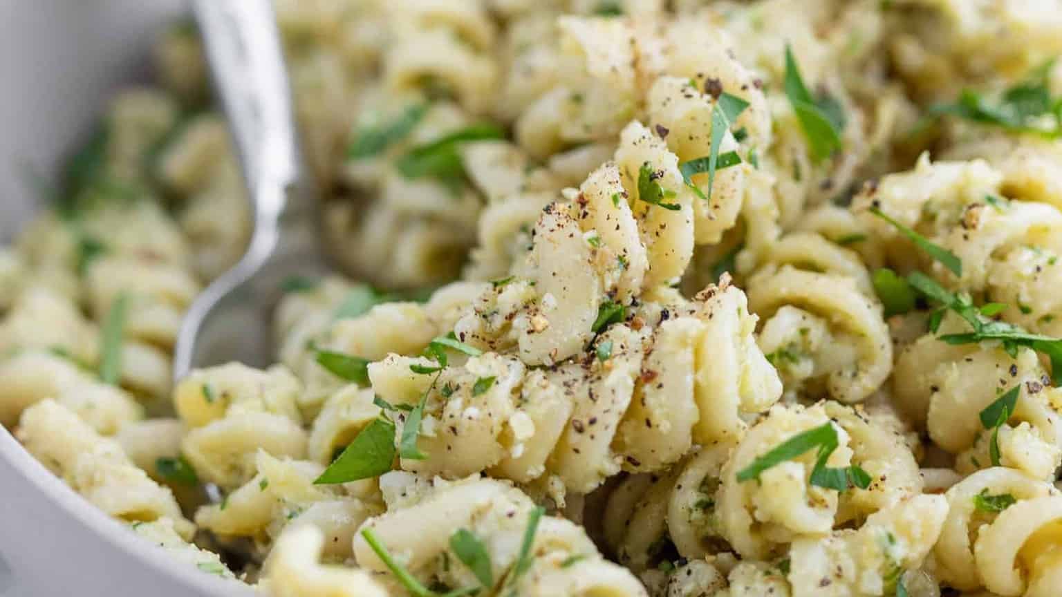 Weeknight Wins: 14 Dinner Recipes with 7 Ingredients or Less - Delish ...