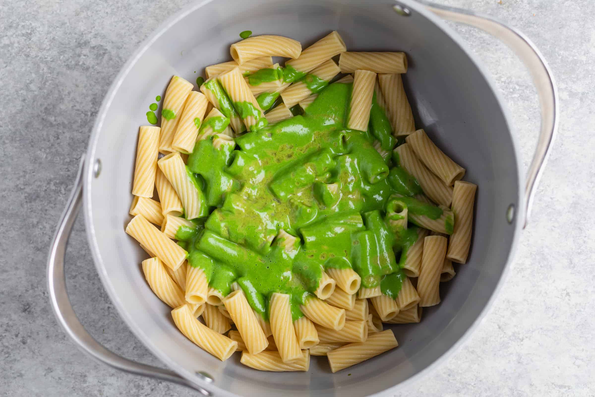 Pasta in Green Sauce (Green Pasta) - Delish Knowledge