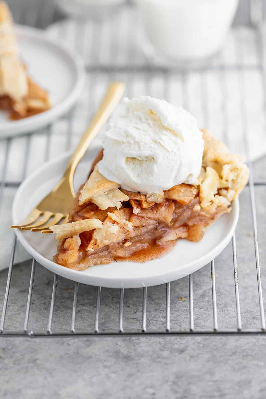 Classic Vegan Apple Pie - Delish Knowledge