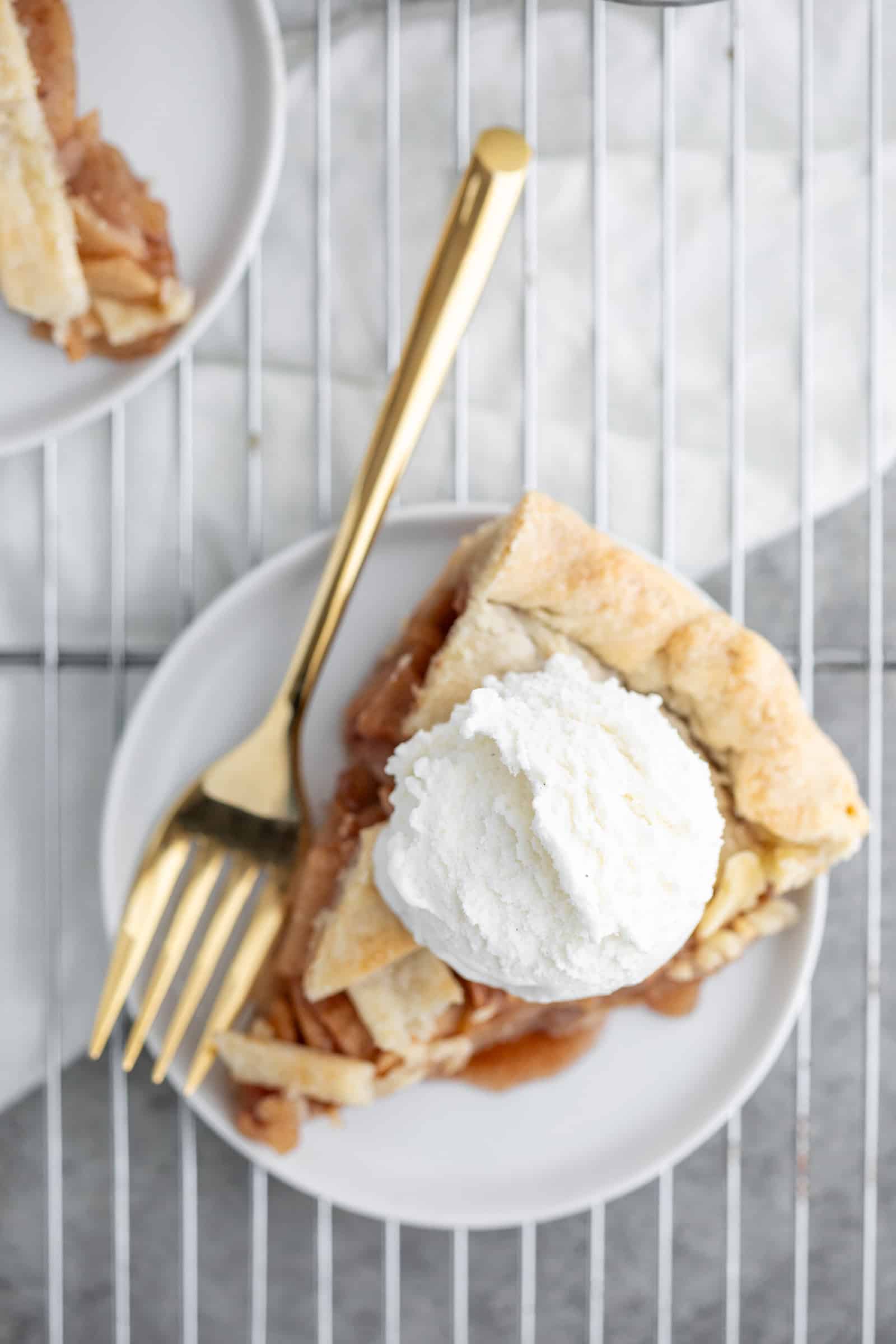 Classic Vegan Apple Pie - Delish Knowledge