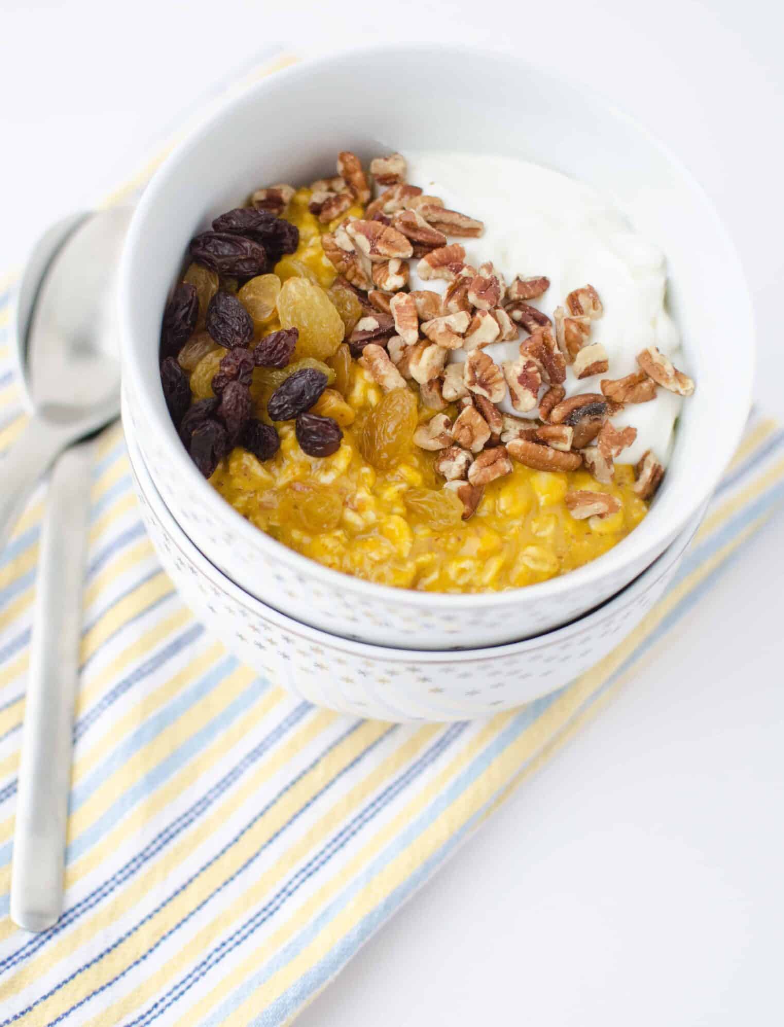 Overnight Pumpkin Vanilla Oatmeal - Delish Knowledge
